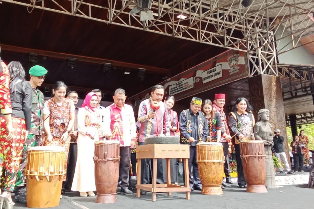Festival Dahau Kutai Barat 2025 Resmi Dibuka, 16 Hari Perayaan Budaya ...